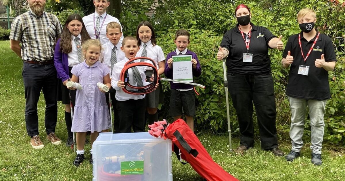 Luke congratulates Plymouth litter-picking group on GWR grant - Luke ...